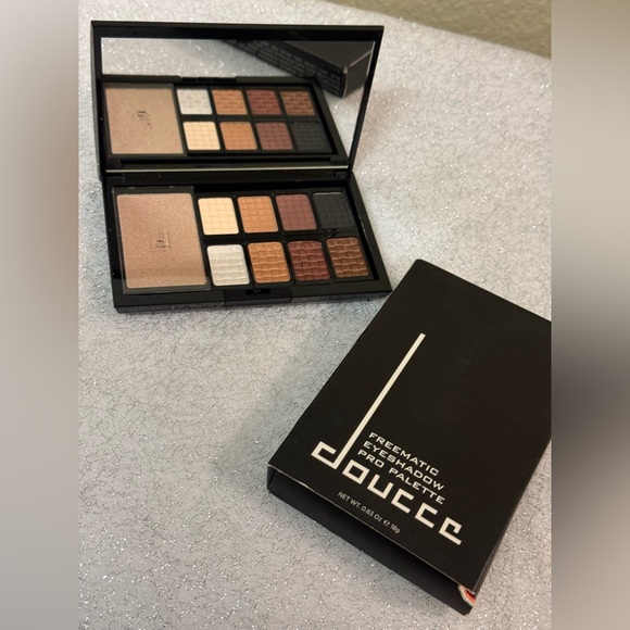 Doucce | Makeup | Doucce Freematic Custom Large Palette | Poshmark